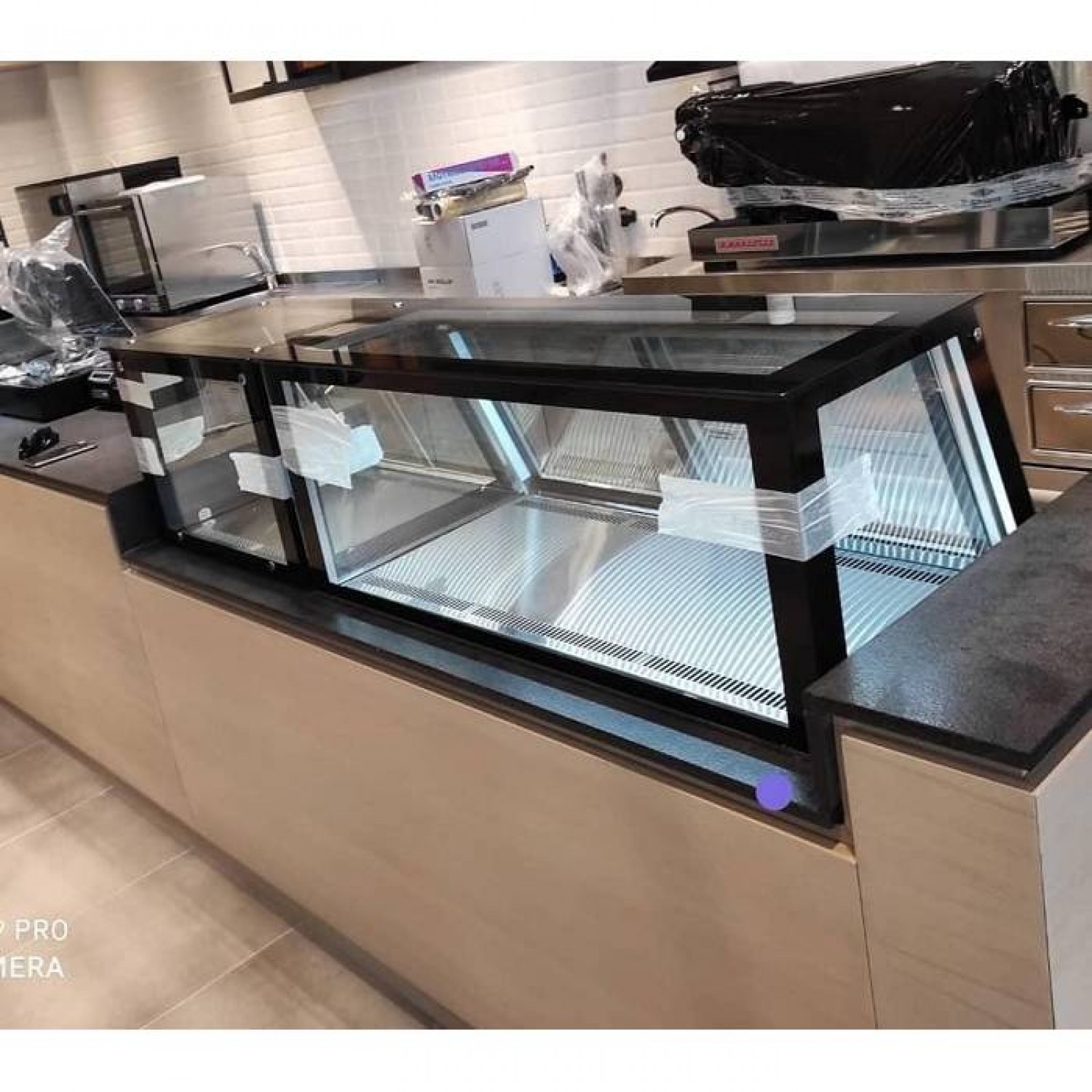 Βιτρινα θερμη με κυκλοφορια αερα 150 εκ. σειρα SNACK